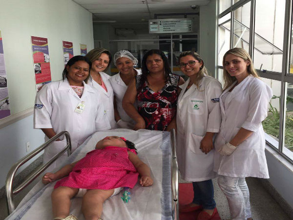 Criança deixa hospital após três anos de internamento em Feira de ...