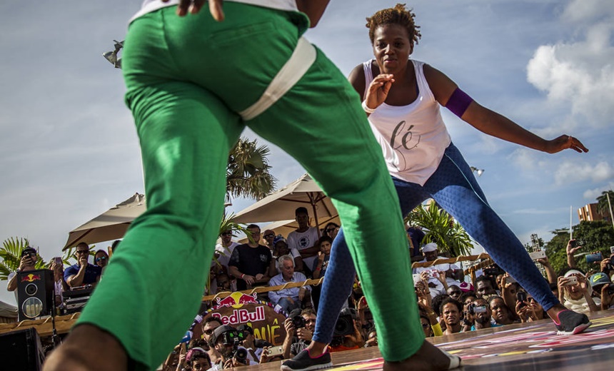 Mulheres ganham categoria em torneio que elege capoeirista “mais ...