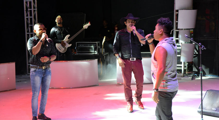 Pablo E Tayrone São Os Destaques Da Primeira Noite De Shows Em Serrinha