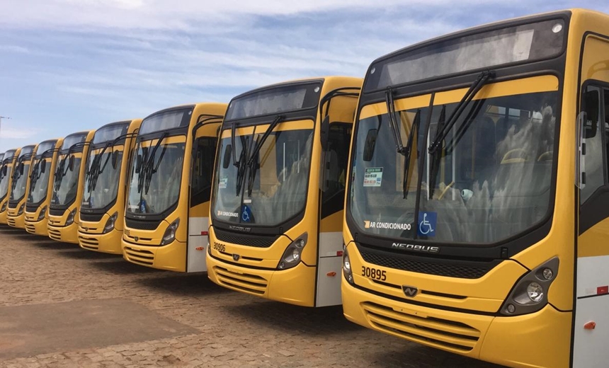 Projeto de lei que facilita o acesso de pessoas gordas a ônibus ... Projeto de lei que facilita o acesso de pessoas gordas a ônibus ...