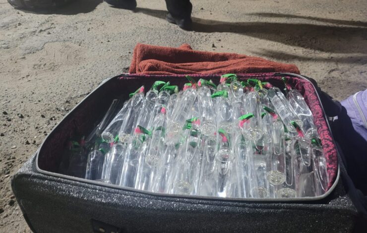 Carga de loló é apreendida pela PRF em mala de viagem