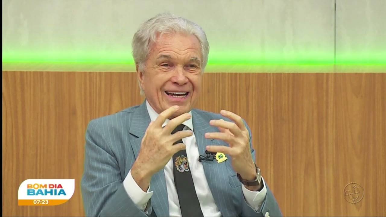 Linha de frente: Volney Pitombo presidente sociedade Brasileira de ...